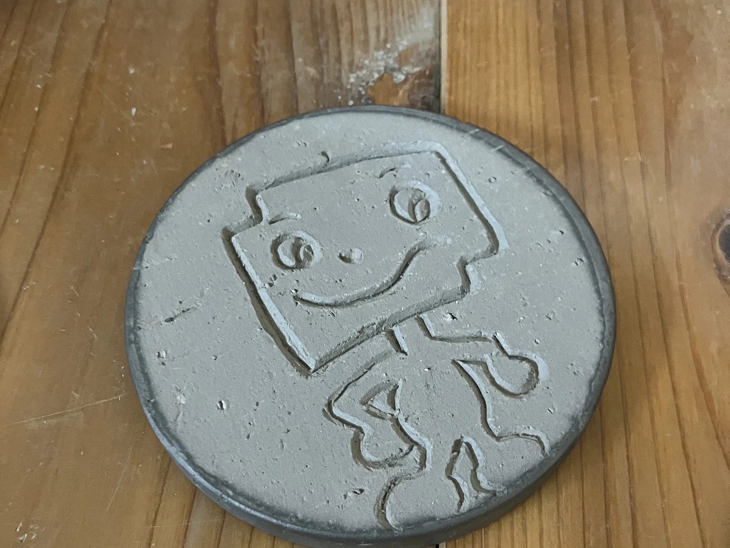 200万年前の粘土を原料に。瓦コースターづくり体験 | 兵庫の体験 WEB販売サイト | Localprime